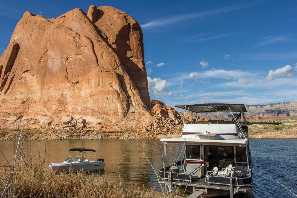 Houseboating on Lake Powell - Rock Creek Bay to West Canyon, AZ/UT ...