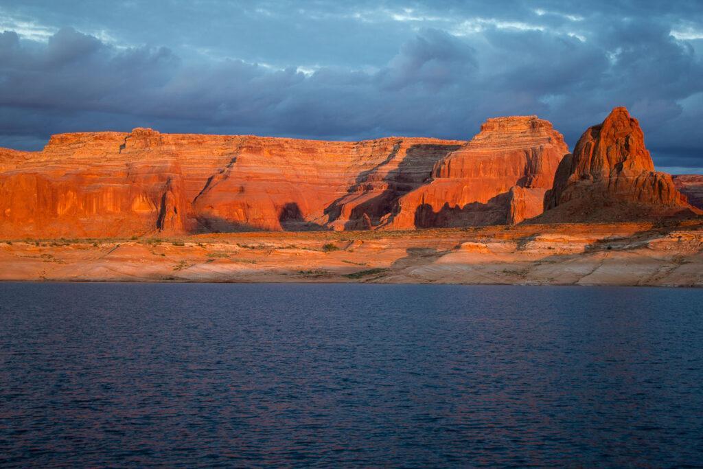 Houseboating on Lake Powell - Rock Creek Bay to West Canyon, AZ/UT ...