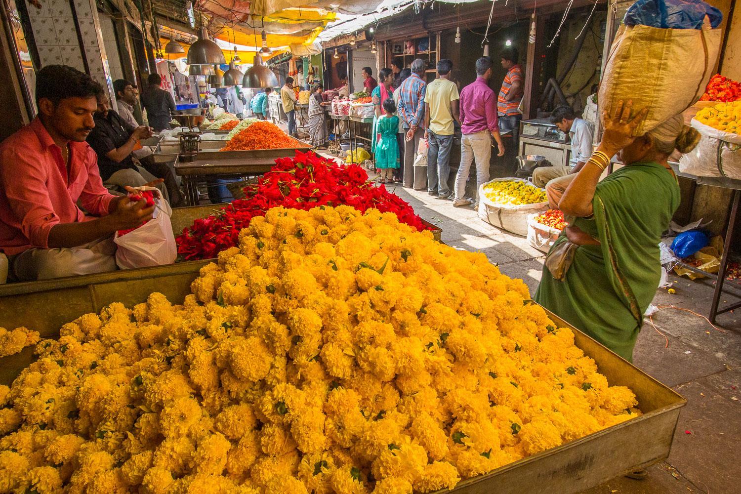 Devaraja Market, Mysore, India - Wide Angle Adventure